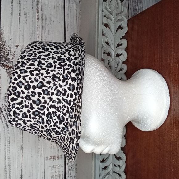 Nicole Marciano | Accessories | Nicole Marciano Blue Cheetah Print ...